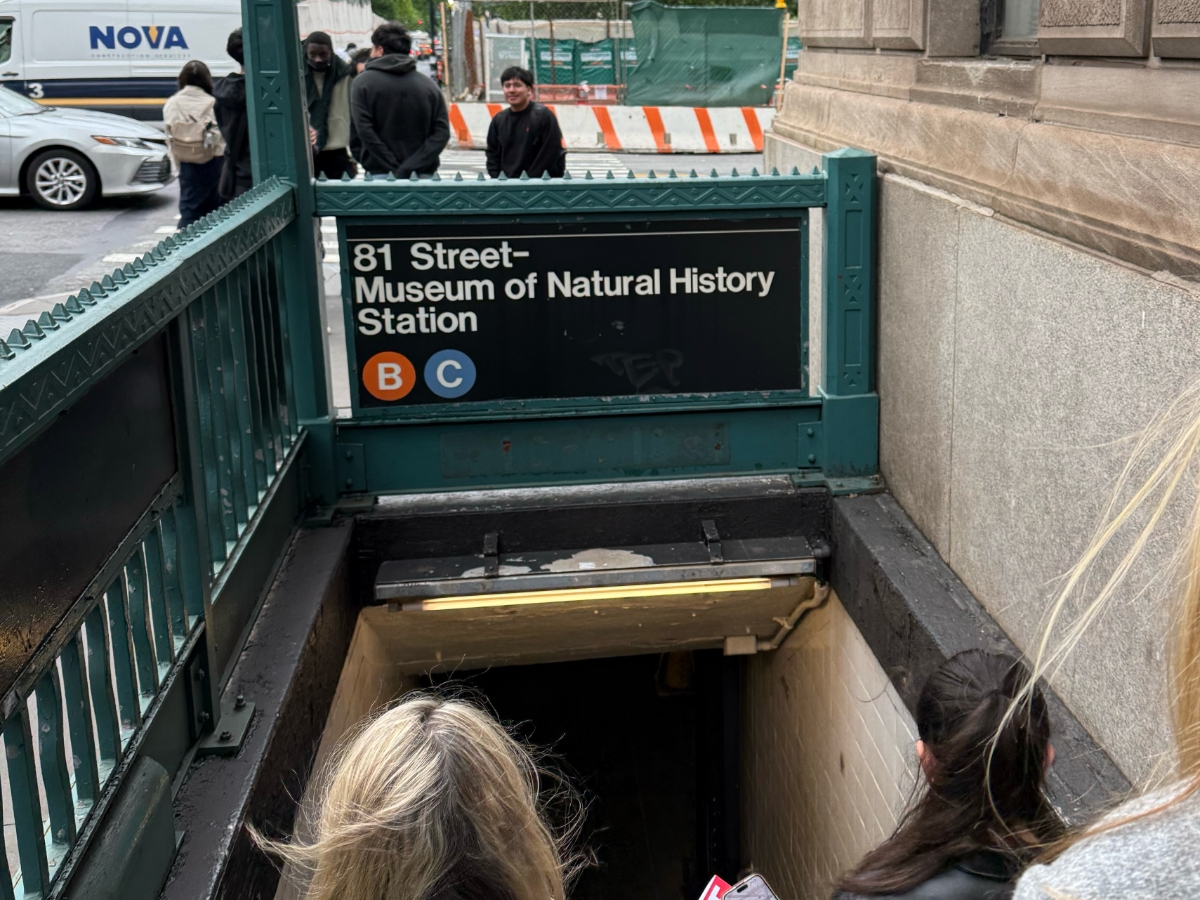 How to Use the NYC Subways Without Stress - Meg + Liv